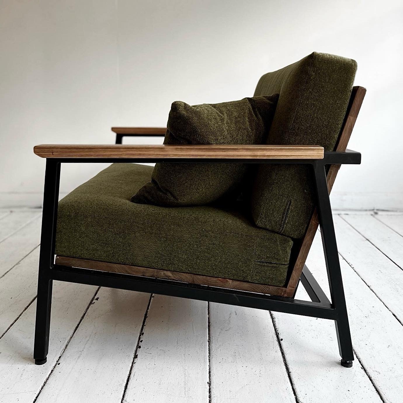 MOCA-SF-004 /1.5-SEATER | Sizeee