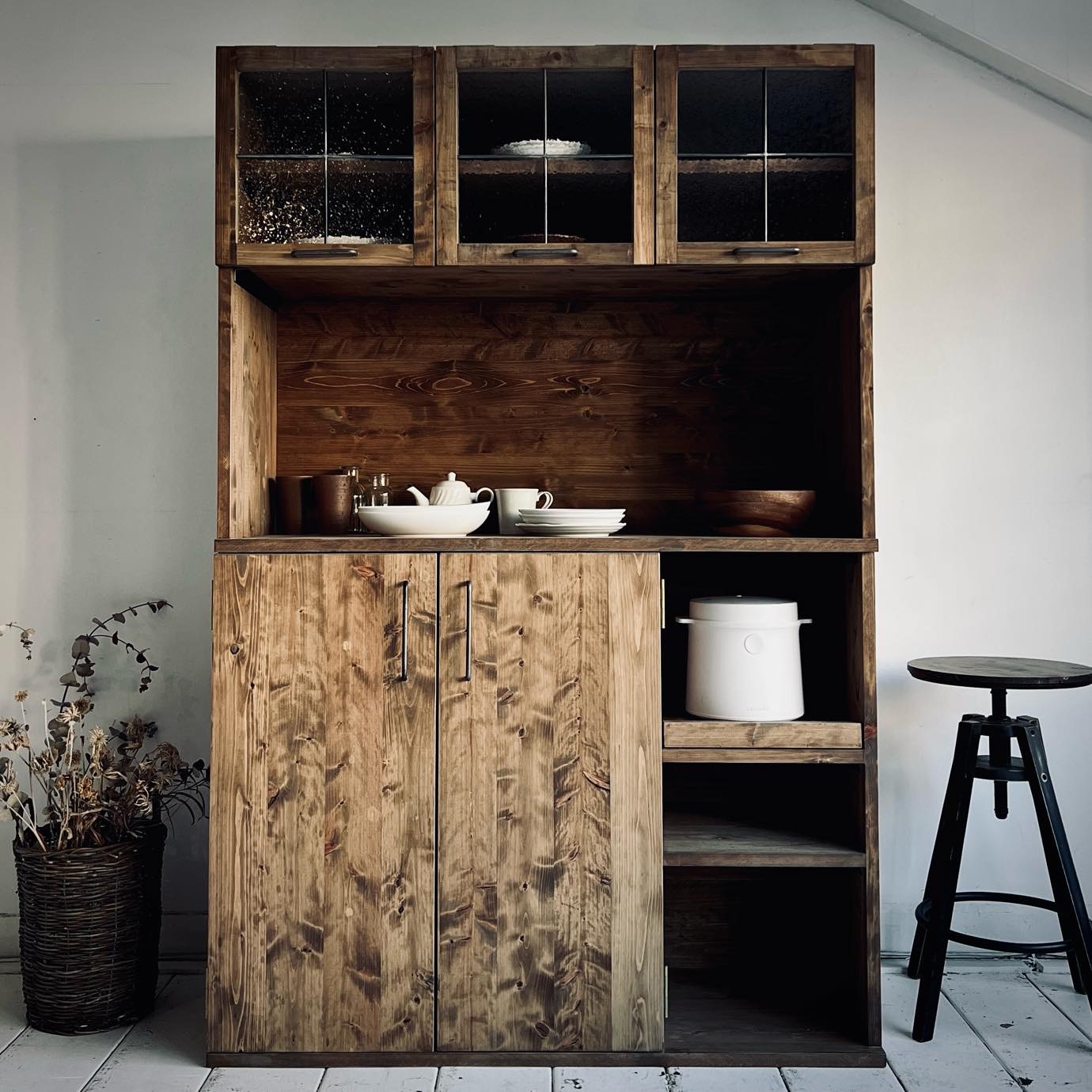 HOMESTEAD HUTCH SH-052 | Sizeee