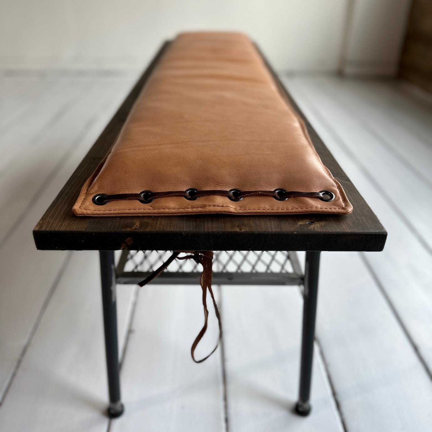 KIND LEATHER BENCH BC-015 | Sizeee
