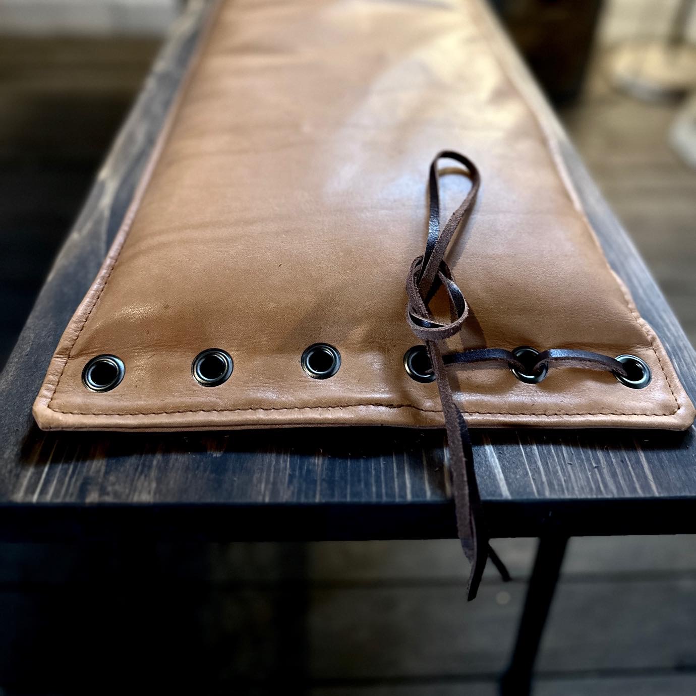 KIND LEATHER BENCH BC-015 | Sizeee